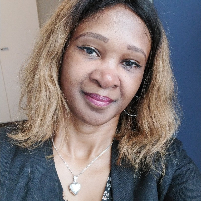 Anna Larisse | Dogfinance
